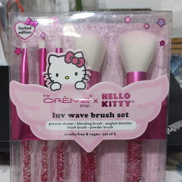 Hello Kitty | Makeup | The Creme Shop Hello Kitty Luv Wave Brush Set ...